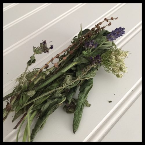 How to Make Sage Bundles for Smudging – Vegan Kitchen Magick