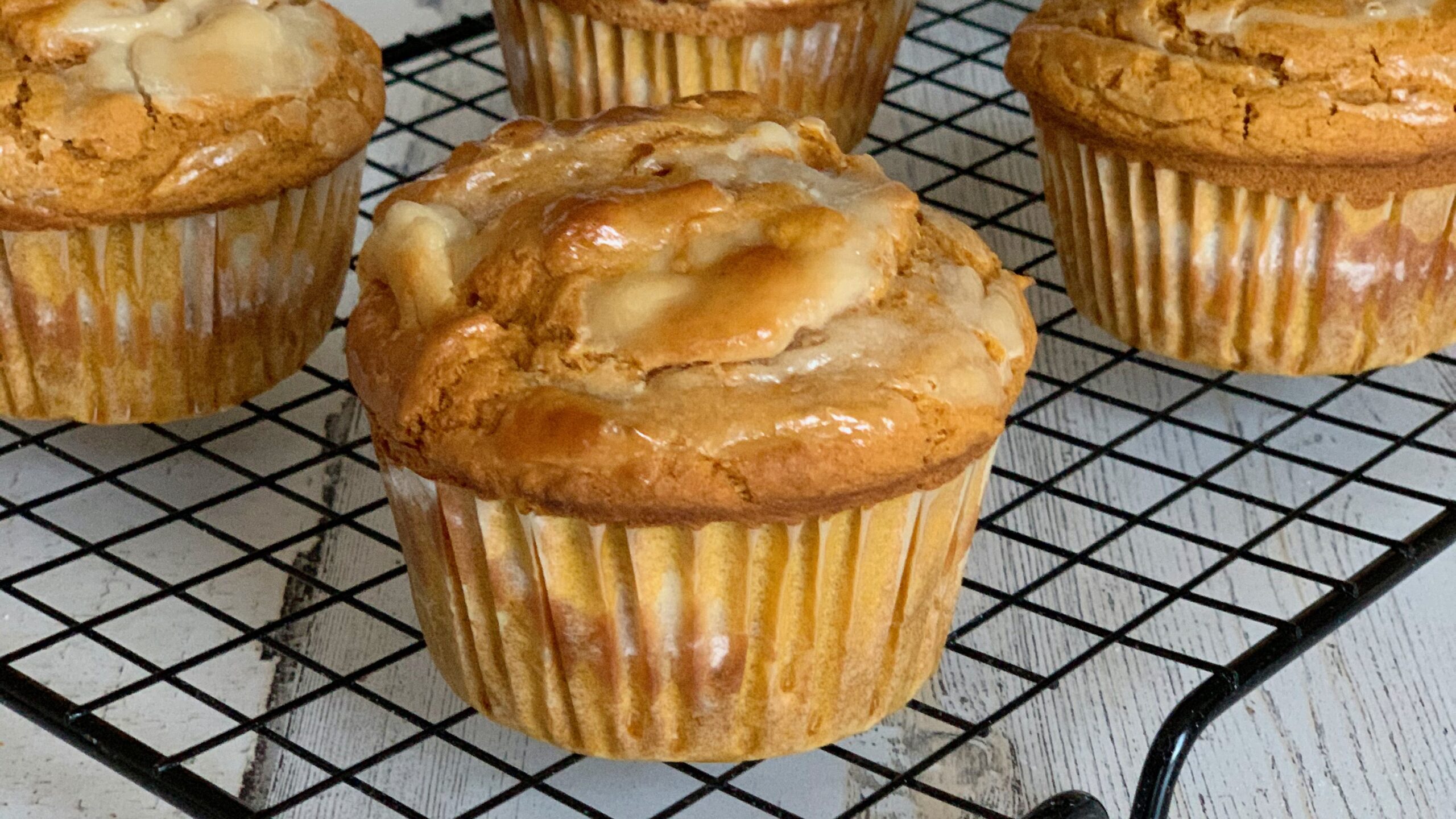 Pumpkin Cream Cheese Swirl Muffins (Vegan & Gluten Free!) – Vegan ...